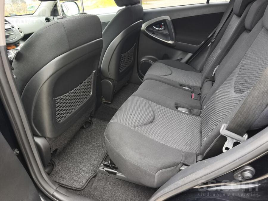 Melns Toyota RAV4 2012 Rīga, ar dzinēja tilpumu 2.20 L un nobraukumu 0 tūkst. km par 8200 €, foto 21 vietnē AUTOMOTO.COM.LV