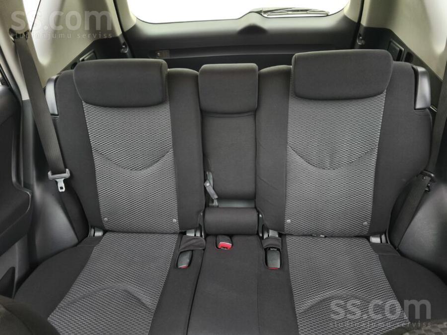 Melns Toyota RAV4 2012 Rīga, ar dzinēja tilpumu 2.20 L un nobraukumu 0 tūkst. km par 8200 €, foto 22 vietnē AUTOMOTO.COM.LV