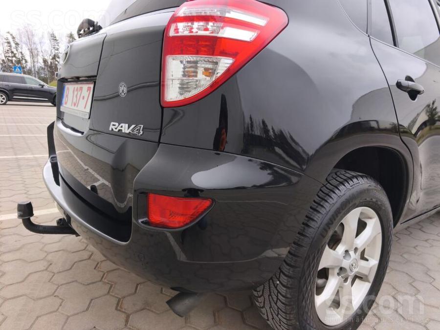 Melns Toyota RAV4 2012 Rīga, ar dzinēja tilpumu 2.20 L un nobraukumu 0 tūkst. km par 8200 €, foto 24 vietnē AUTOMOTO.COM.LV