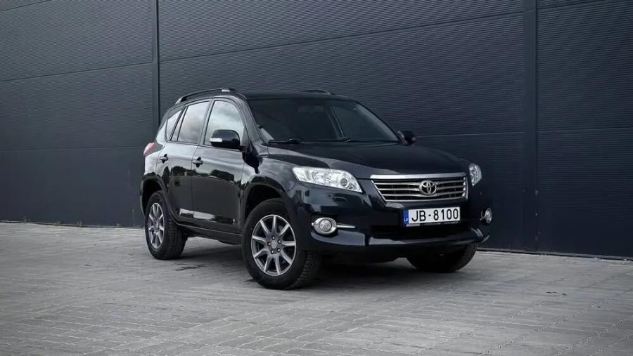 Melns Toyota RAV4 2012 Rīga, ar dzinēja tilpumu 2.00 L un nobraukumu 119 tūkst. km par 8195 €, foto 5 vietnē AUTOMOTO.COM.LV