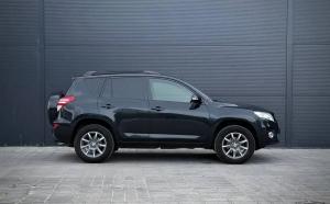 Melns Toyota RAV4 2012 Rīga, ar dzinēja tilpumu 2.00 L un nobraukumu 119 tūkst. km par 8195 €, foto 6 vietnē AUTOMOTO.COM.LV