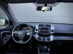 Melns Toyota RAV4 2012 Rīga, ar dzinēja tilpumu 2.00 L un nobraukumu 119 tūkst. km par 8195 €, foto 8 vietnē AUTOMOTO.COM.LV