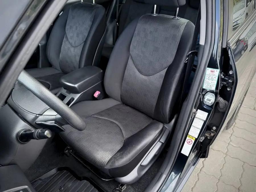 Melns Toyota RAV4 2012 Rīga, ar dzinēja tilpumu 2.00 L un nobraukumu 119 tūkst. km par 8195 €, foto 9 vietnē AUTOMOTO.COM.LV