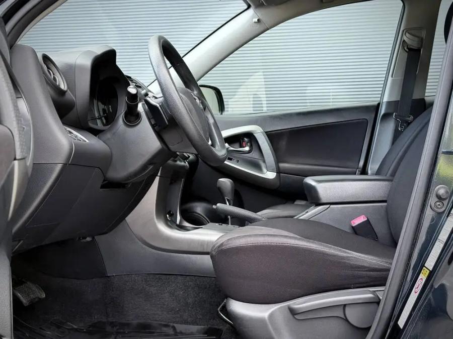 Melns Toyota RAV4 2012 Rīga, ar dzinēja tilpumu 2.00 L un nobraukumu 119 tūkst. km par 8195 €, foto 10 vietnē AUTOMOTO.COM.LV