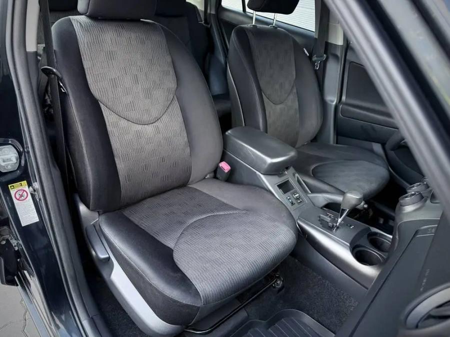 Melns Toyota RAV4 2012 Rīga, ar dzinēja tilpumu 2.00 L un nobraukumu 119 tūkst. km par 8195 €, foto 11 vietnē AUTOMOTO.COM.LV