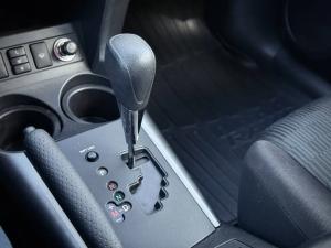 Melns Toyota RAV4 2012 Rīga, ar dzinēja tilpumu 2.00 L un nobraukumu 119 tūkst. km par 8195 €, foto 16 vietnē AUTOMOTO.COM.LV