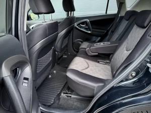 Melns Toyota RAV4 2012 Rīga, ar dzinēja tilpumu 2.00 L un nobraukumu 119 tūkst. km par 8195 €, foto 19 vietnē AUTOMOTO.COM.LV