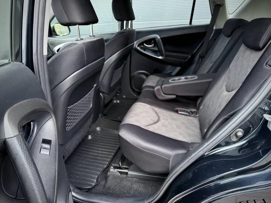 Melns Toyota RAV4 2012 Rīga, ar dzinēja tilpumu 2.00 L un nobraukumu 119 tūkst. km par 8195 €, foto 19 vietnē AUTOMOTO.COM.LV