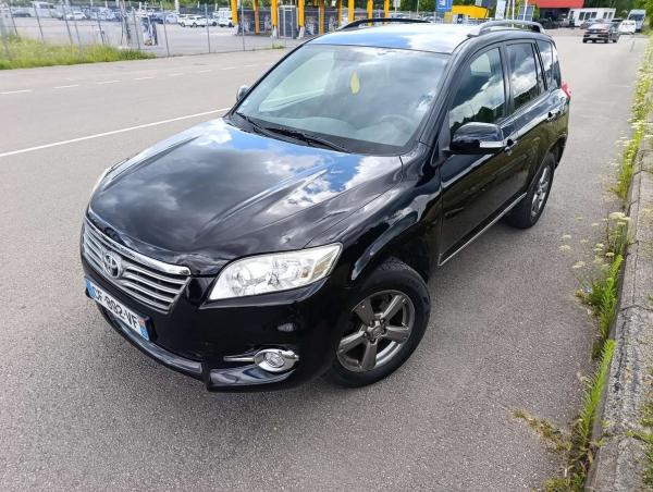 Melns Toyota RAV4 2012 Panevēža, ar dzinēja tilpumu 2.20 L un nobraukumu 253 tūkst. km par 7450 €, foto 5 vietnē AUTOMOTO.COM.LV