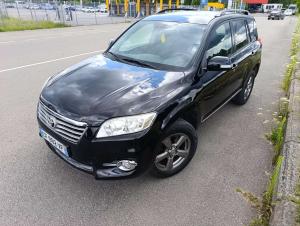 Black Toyota RAV4 2012 in Panevezys, with an engine capacity of 2.20 L and mileage of 253 thousand km for 7450 €, photo 6 on AUTOMOTO.COM.LV