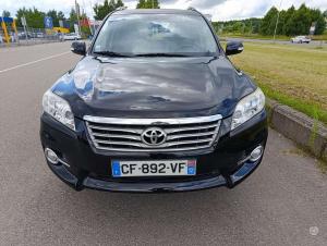 Black Toyota RAV4 2012 in Panevezys, with an engine capacity of 2.20 L and mileage of 253 thousand km for 7450 €, photo 7 on AUTOMOTO.COM.LV