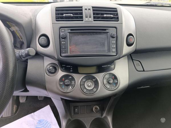 Melns Toyota RAV4 2012 Panevēža, ar dzinēja tilpumu 2.20 L un nobraukumu 253 tūkst. km par 7450 €, foto 10 vietnē AUTOMOTO.COM.LV