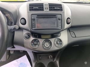 Black Toyota RAV4 2012 in Panevezys, with an engine capacity of 2.20 L and mileage of 253 thousand km for 7450 €, photo 11 on AUTOMOTO.COM.LV