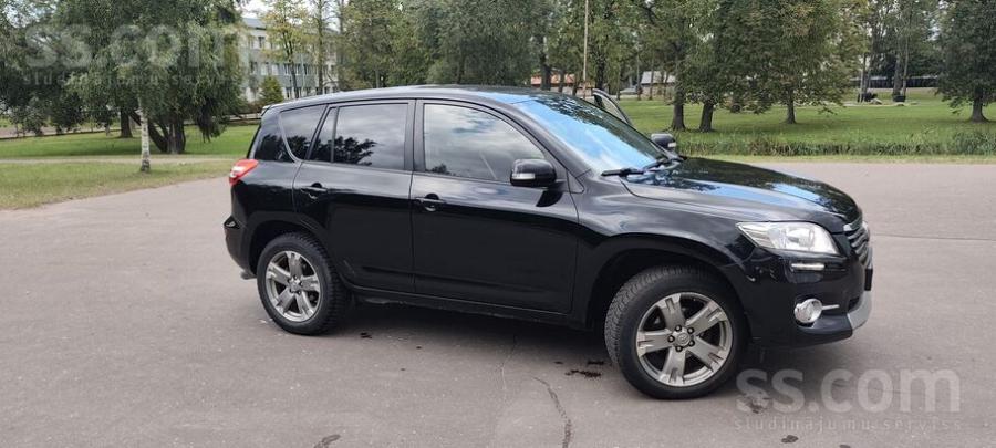 Melns Toyota RAV4 2012 Jūrmala, ar dzinēja tilpumu 2.20 L un nobraukumu 187 tūkst. km par 8500 €, foto 1 vietnē AUTOMOTO.COM.LV