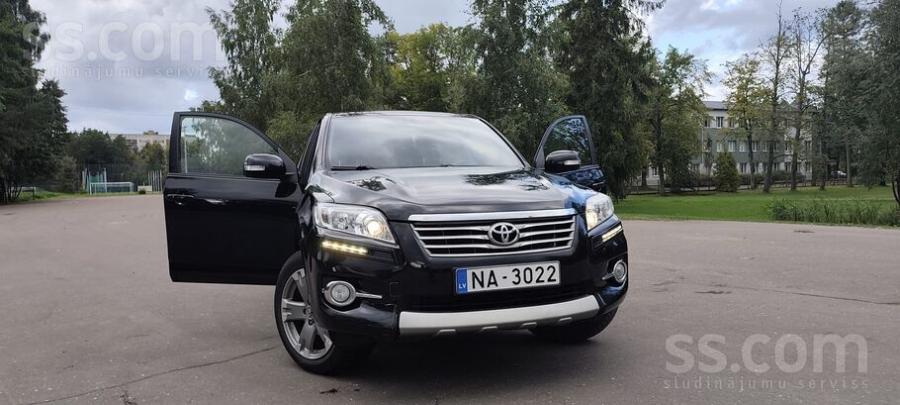Melns Toyota RAV4 2012 Jūrmala, ar dzinēja tilpumu 2.20 L un nobraukumu 187 tūkst. km par 8500 €, foto 4 vietnē AUTOMOTO.COM.LV