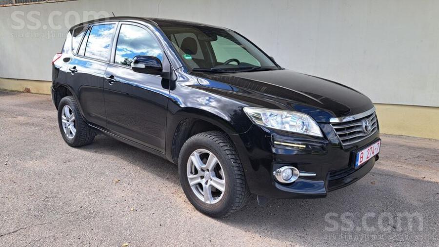 Melns Toyota RAV4 2012 Ogre, ar dzinēja tilpumu 2.20 L un nobraukumu 283 tūkst. km par 7950 €, foto 1 vietnē AUTOMOTO.COM.LV