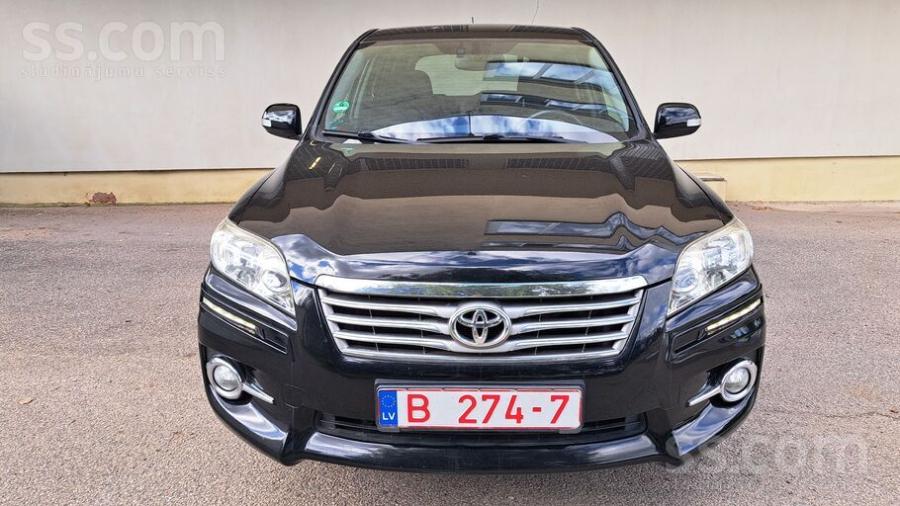 Melns Toyota RAV4 2012 Ogre, ar dzinēja tilpumu 2.20 L un nobraukumu 283 tūkst. km par 7950 €, foto 4 vietnē AUTOMOTO.COM.LV