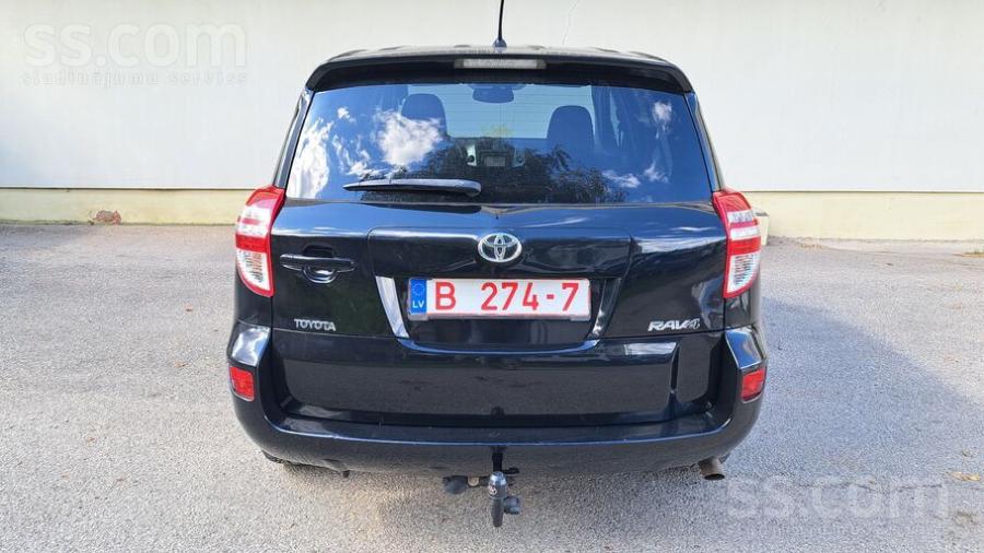 Melns Toyota RAV4 2012 Ogre, ar dzinēja tilpumu 2.20 L un nobraukumu 283 tūkst. km par 7950 €, foto 8 vietnē AUTOMOTO.COM.LV