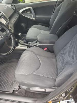 Melns Toyota RAV4 2012 Kauņa, ar dzinēja tilpumu 2.20 L un nobraukumu 260 tūkst. km par 6400 €, foto 6 vietnē AUTOMOTO.COM.LV