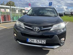 Melns Toyota RAV4 2013 Rīga, ar dzinēja tilpumu 2.20 L un nobraukumu 211 tūkst. km par 12900 €, foto 3 vietnē AUTOMOTO.COM.LV