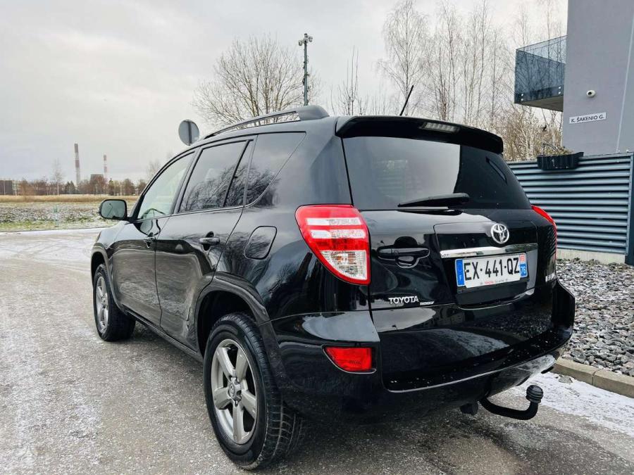 Melns Toyota RAV4 2013 Kauņa, ar dzinēja tilpumu 2.23 L un nobraukumu 262 tūkst. km par 8200 €, foto 8 vietnē AUTOMOTO.COM.LV