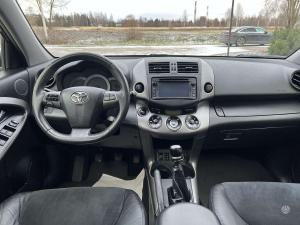 Melns Toyota RAV4 2013 Kauņa, ar dzinēja tilpumu 2.23 L un nobraukumu 262 tūkst. km par 8200 €, foto 18 vietnē AUTOMOTO.COM.LV