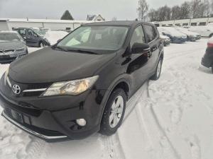 Black Toyota RAV4 2013 in Utena, with an engine capacity of 2.00 L and mileage of 198 thousand km for 9950 €, photo 1 on AUTOMOTO.COM.LV