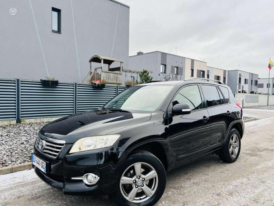 Melns Toyota RAV4 2013 Kauņa, ar dzinēja tilpumu 2.23 L un nobraukumu 262 tūkst. km par 8100 €, foto 12 vietnē AUTOMOTO.COM.LV