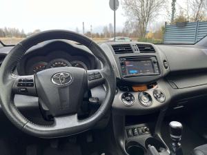 Melns Toyota RAV4 2013 Kauņa, ar dzinēja tilpumu 2.23 L un nobraukumu 263 tūkst. km par 7999 €, foto 19 vietnē AUTOMOTO.COM.LV
