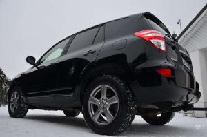 Melns Toyota RAV4 2013 Kauņa, ar dzinēja tilpumu 2.20 L un nobraukumu 215 tūkst. km par 7200 €, foto 17 vietnē AUTOMOTO.COM.LV