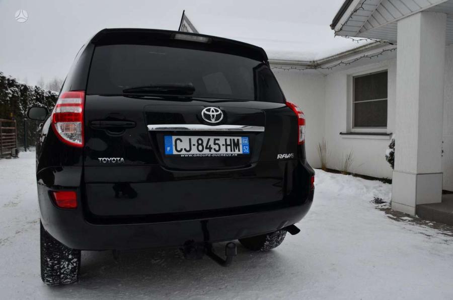 Melns Toyota RAV4 2013 Kauņa, ar dzinēja tilpumu 2.20 L un nobraukumu 215 tūkst. km par 7200 €, foto 21 vietnē AUTOMOTO.COM.LV