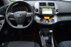 Melns Toyota RAV4 2013 Kauņa, ar dzinēja tilpumu 2.20 L un nobraukumu 215 tūkst. km par 7200 €, foto 24 vietnē AUTOMOTO.COM.LV