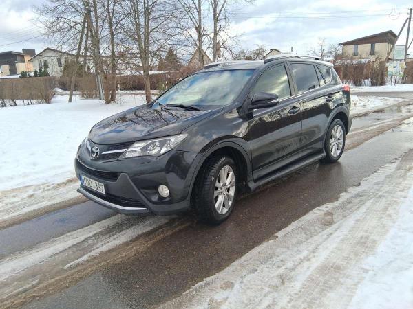 Melns Toyota RAV4 2013 Viļņa, ar dzinēja tilpumu 2.23 L un nobraukumu 287 tūkst. km par 8700 €, foto 1 vietnē AUTOMOTO.COM.LV