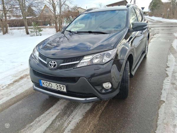 Melns Toyota RAV4 2013 Viļņa, ar dzinēja tilpumu 2.23 L un nobraukumu 287 tūkst. km par 8700 €, foto 2 vietnē AUTOMOTO.COM.LV