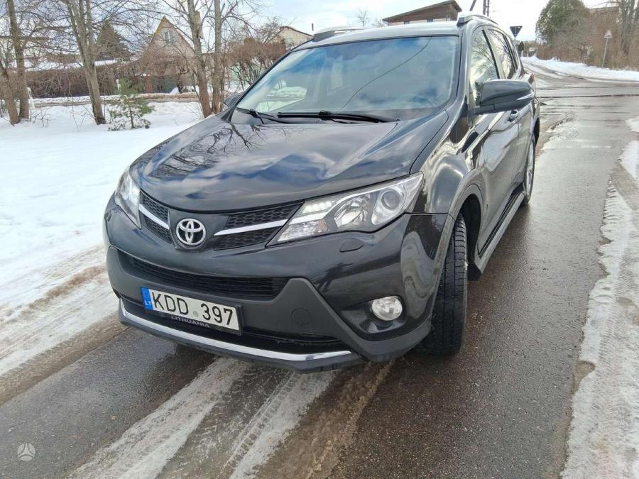 Melns Toyota RAV4 2013 Viļņa, ar dzinēja tilpumu 2.23 L un nobraukumu 287 tūkst. km par 8700 €, foto 2 vietnē AUTOMOTO.COM.LV