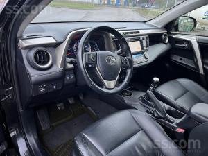 Melns Toyota RAV4 2013 Rīga, ar dzinēja tilpumu 2.20 L un nobraukumu 211 tūkst. km par 12500 €, foto 8 vietnē AUTOMOTO.COM.LV