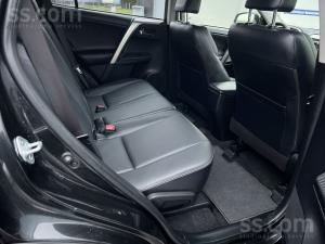 Melns Toyota RAV4 2013 Rīga, ar dzinēja tilpumu 2.20 L un nobraukumu 211 tūkst. km par 12500 €, foto 20 vietnē AUTOMOTO.COM.LV