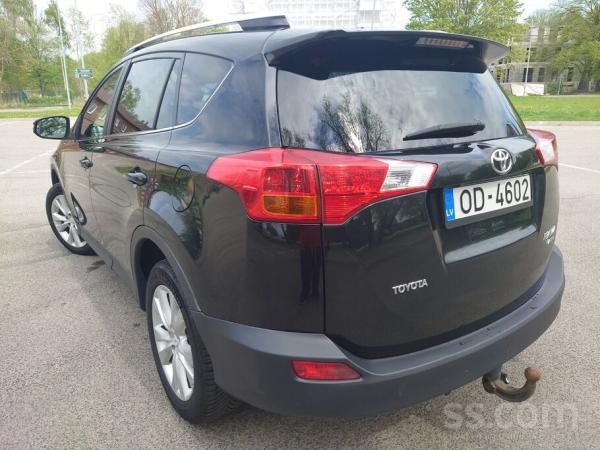 Melns Toyota RAV4 2013 Rīga, ar dzinēja tilpumu 2.20 L un nobraukumu 207 tūkst. km par 11500 €, foto 7 vietnē AUTOMOTO.COM.LV