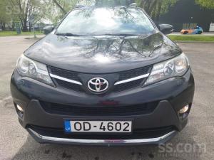 Melns Toyota RAV4 2013 Rīga, ar dzinēja tilpumu 2.20 L un nobraukumu 207 tūkst. km par 11500 €, foto 3 vietnē AUTOMOTO.COM.LV