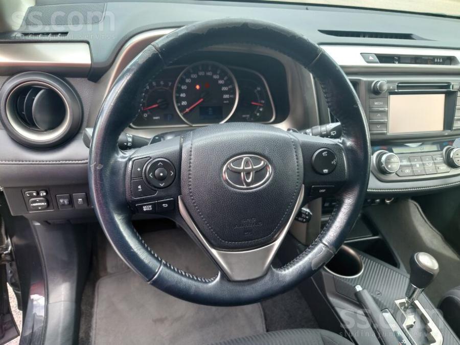 Melns Toyota RAV4 2013 Rīga, ar dzinēja tilpumu 2.20 L un nobraukumu 207 tūkst. km par 11500 €, foto 11 vietnē AUTOMOTO.COM.LV