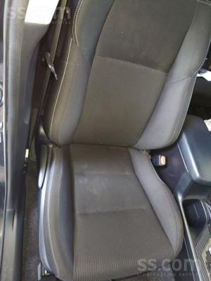 Melns Toyota RAV4 2013 Rīga, ar dzinēja tilpumu 2.20 L un nobraukumu 207 tūkst. km par 11500 €, foto 16 vietnē AUTOMOTO.COM.LV