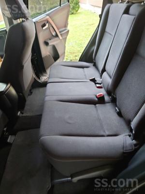 Melns Toyota RAV4 2013 Rīga, ar dzinēja tilpumu 2.20 L un nobraukumu 207 tūkst. km par 11500 €, foto 17 vietnē AUTOMOTO.COM.LV