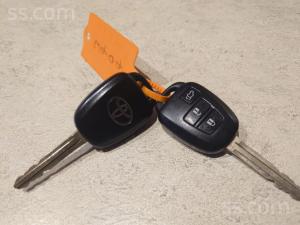 Melns Toyota RAV4 2013 Rīga, ar dzinēja tilpumu 2.20 L un nobraukumu 207 tūkst. km par 11500 €, foto 21 vietnē AUTOMOTO.COM.LV