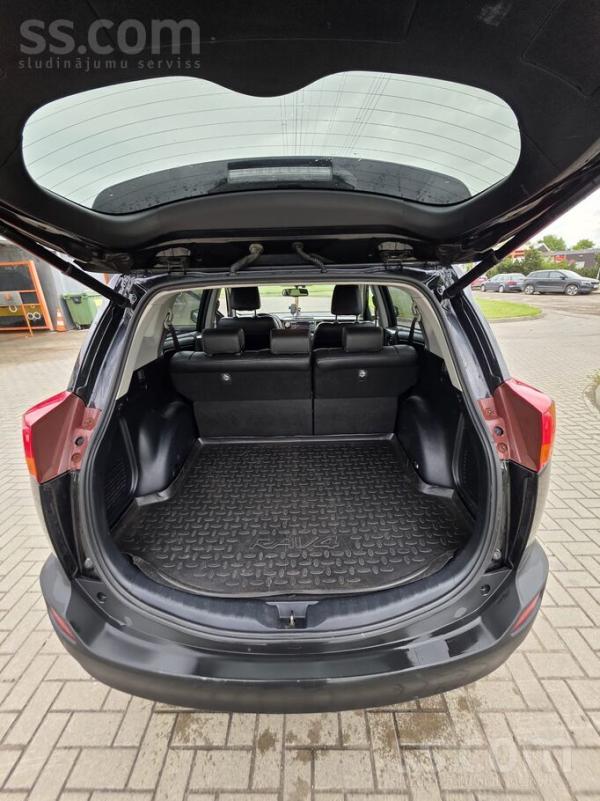 Melns Toyota RAV4 2013 Rīga, ar dzinēja tilpumu 2.00 L un nobraukumu 197 tūkst. km par 10500 €, foto 6 vietnē AUTOMOTO.COM.LV