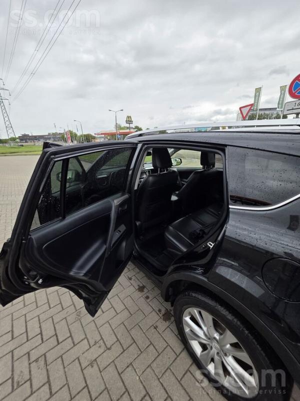 Melns Toyota RAV4 2013 Rīga, ar dzinēja tilpumu 2.00 L un nobraukumu 197 tūkst. km par 10500 €, foto 7 vietnē AUTOMOTO.COM.LV