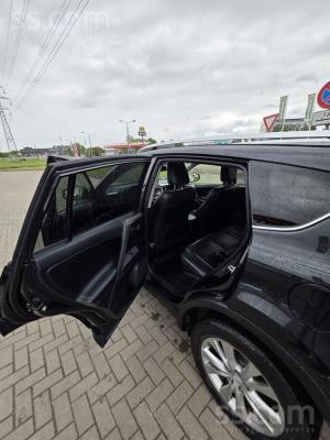 Black Toyota RAV4 2013 in Riga, with an engine capacity of 2.00 L and mileage of 197 thousand km for 10500 €, photo 8 on AUTOMOTO.COM.LV