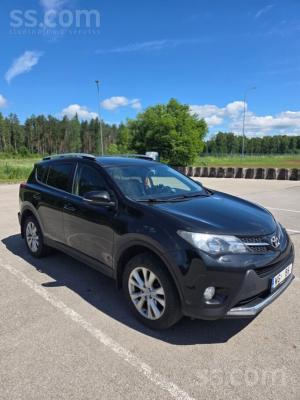 Black Toyota RAV4 2013 in Riga, with an engine capacity of 2.00 L and mileage of 197 thousand km for 10500 €, photo 14 on AUTOMOTO.COM.LV