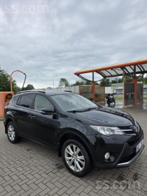 Black Toyota RAV4 2013 in Riga, with an engine capacity of 2.00 L and mileage of 197 thousand km for 10500 €, photo 16 on AUTOMOTO.COM.LV