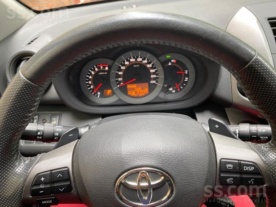 Black Toyota RAV4 2013 in Riga, with an engine capacity of 2.00 L and mileage of 58 thousand km for 13400 €, photo 11 on AUTOMOTO.COM.LV