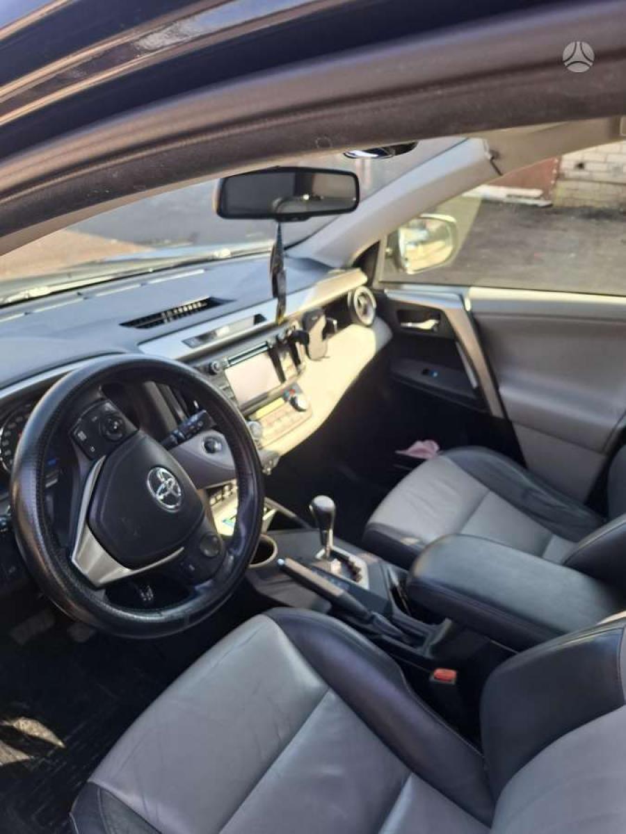 Melns Toyota RAV4 2013 Ukmergė, ar dzinēja tilpumu 1.99 L un nobraukumu 214 tūkst. km par 10800 €, foto 8 vietnē AUTOMOTO.COM.LV